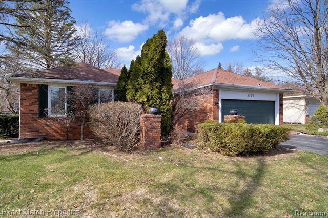 1329 Merriweather Ct Wixom, MI. 48393 | Snabby